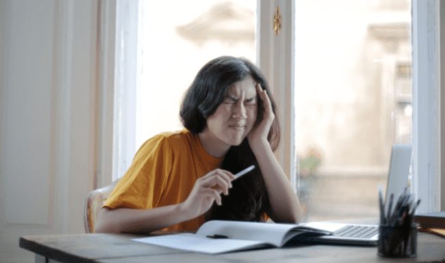 9 English Words with Multiple Meanings (& Examples)