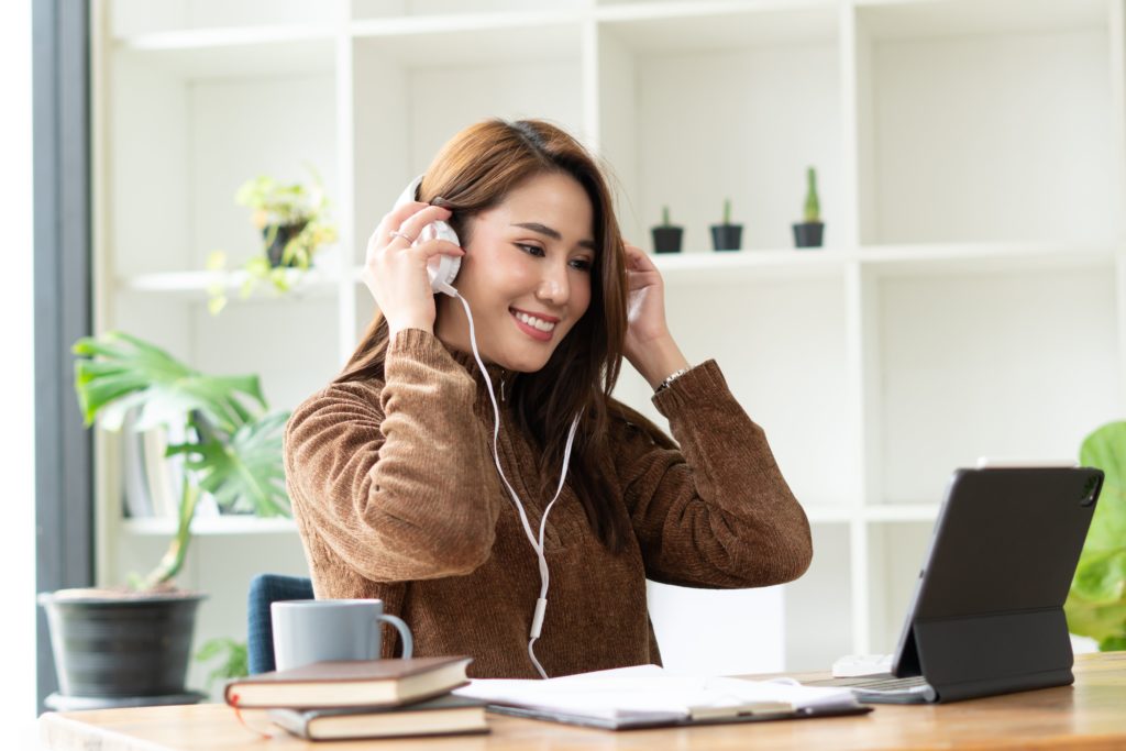 5 Best Business English Podcasts - Boost Your Skills & Career